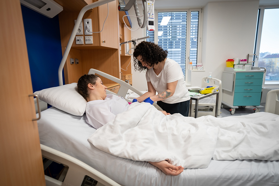 Campus Leopoldstadt bietet Pflegeausbildung am Puls der Zeit - Wiener ...